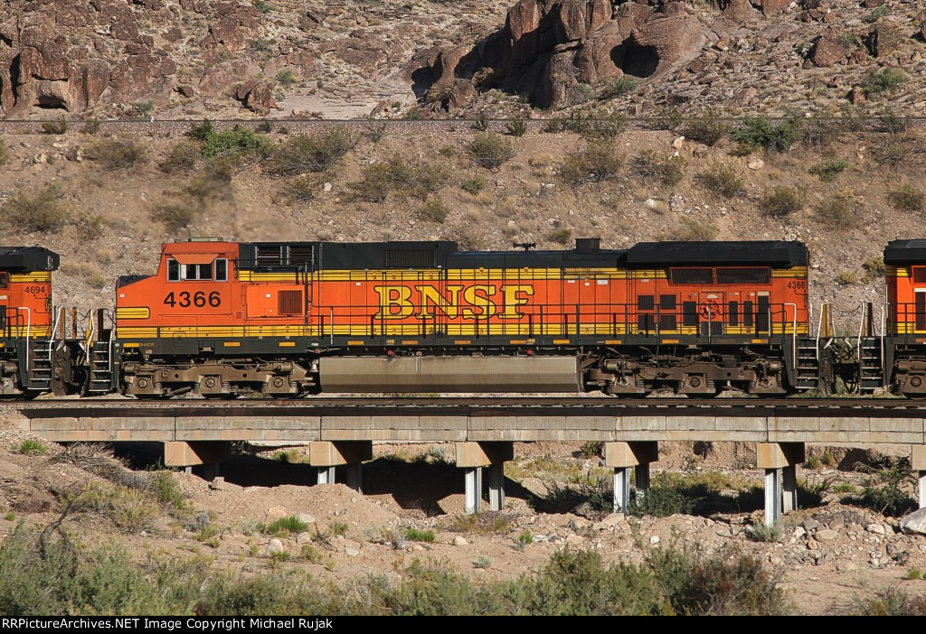 BNSF 4366